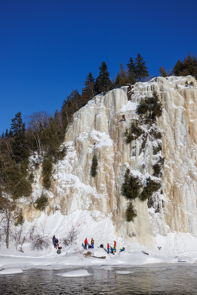 This winter, I'm trying... ice climbing - Tourisme Bas-Saint-Laurent