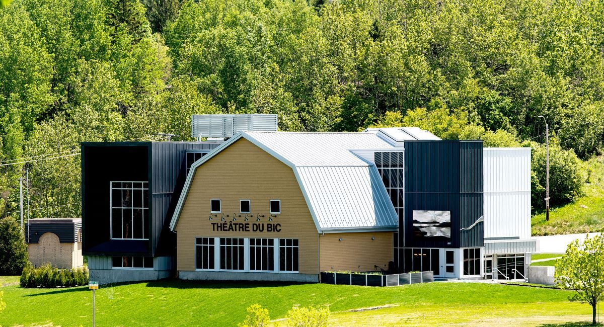 A breath of fresh air blows over the cultural flagship at Théâtre du ...