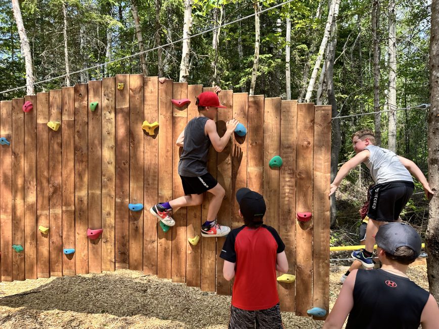 Saint-Mathieu-de-Rioux : L’été au cœur de la nature - Tourisme Bas ...